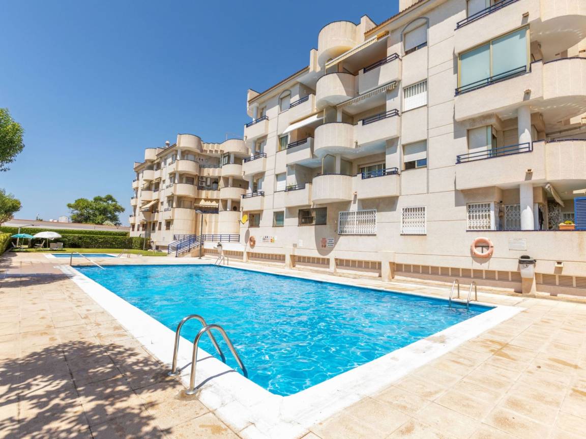 74 M² Appartement ∙ 1 Slaapkamer ∙ 6 Gasten - Cunit