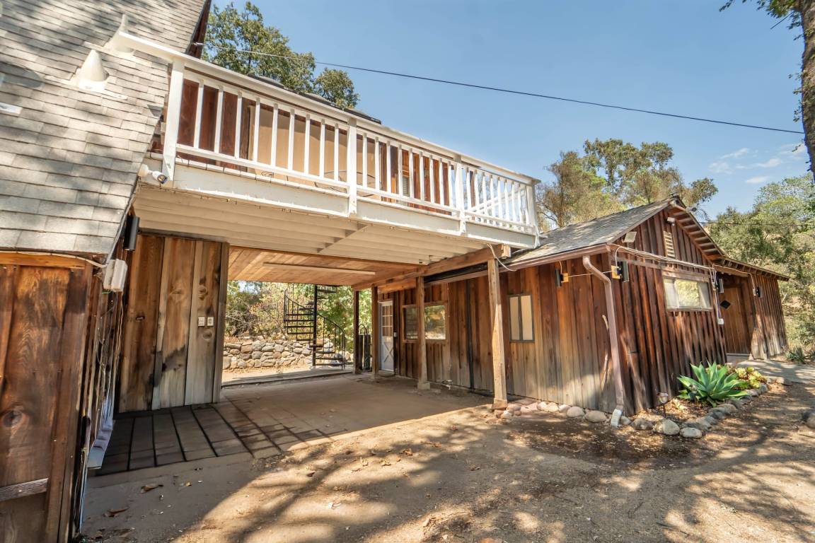 121 M² Talo ∙ 2 Makuuhuonetta ∙ 4 Vierasta - California