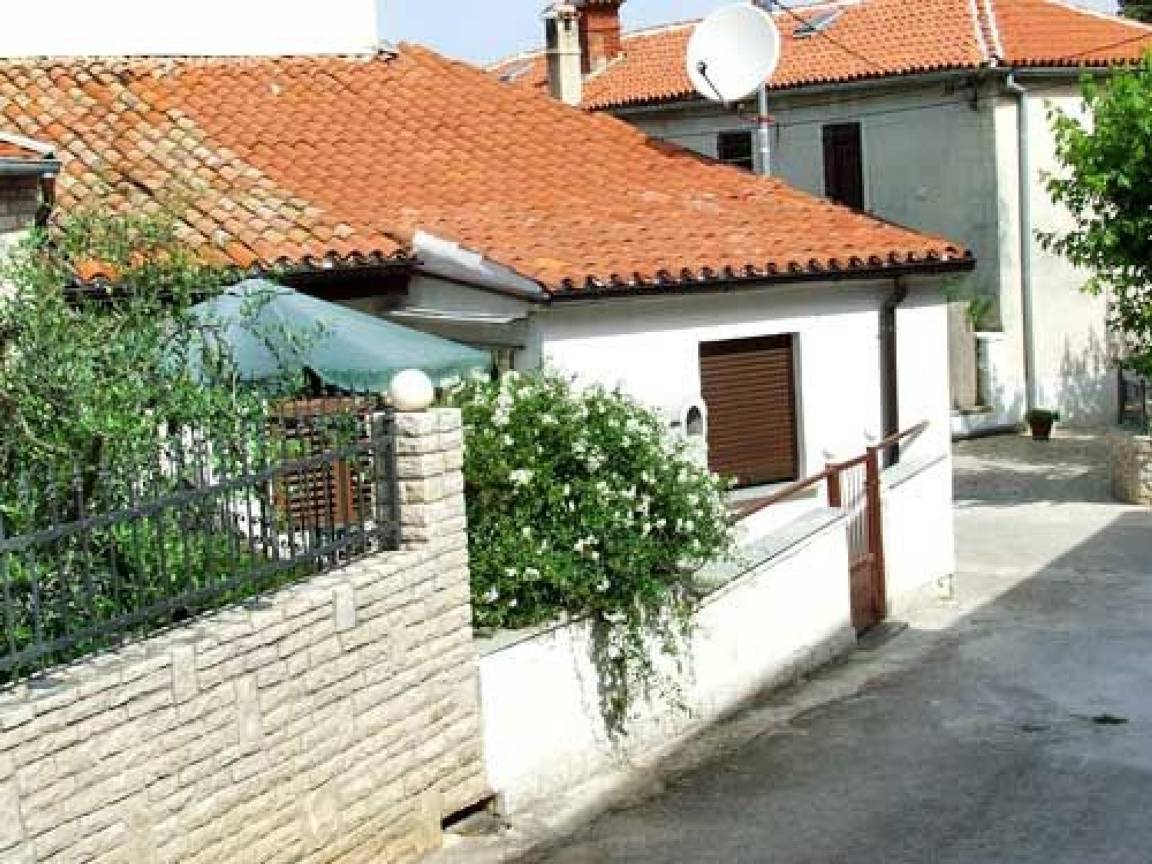 Ferienhaus ∙ 2 Schlafzimmer ∙ 4 Gäste - Premantura