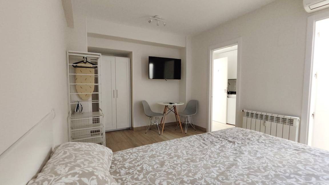 26 M² Casa ∙ 2 Huéspedes - Madrid