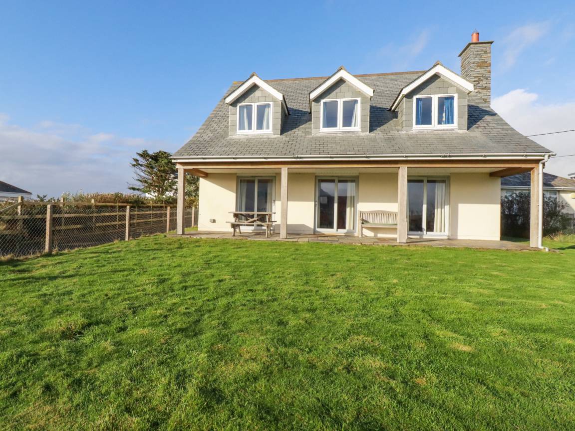 Cottage ∙ 3 Bedrooms ∙ 6 Guests - Polzeath Beach