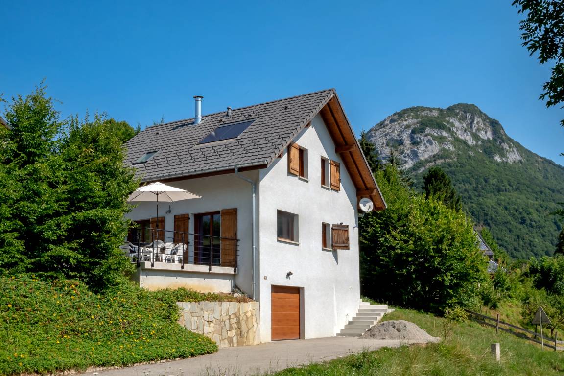 90 M² House ∙ 4 Bedrooms ∙ 8 Guests - Chambéry