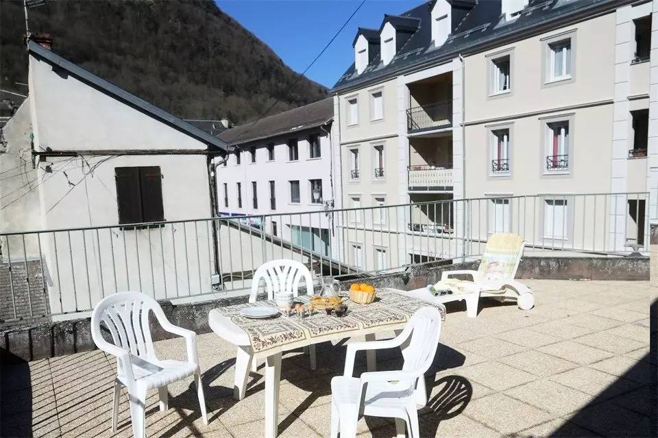 36 M² Apartment ∙ 2 Bedrooms ∙ 4 Guests - Bagnères-de-Luchon