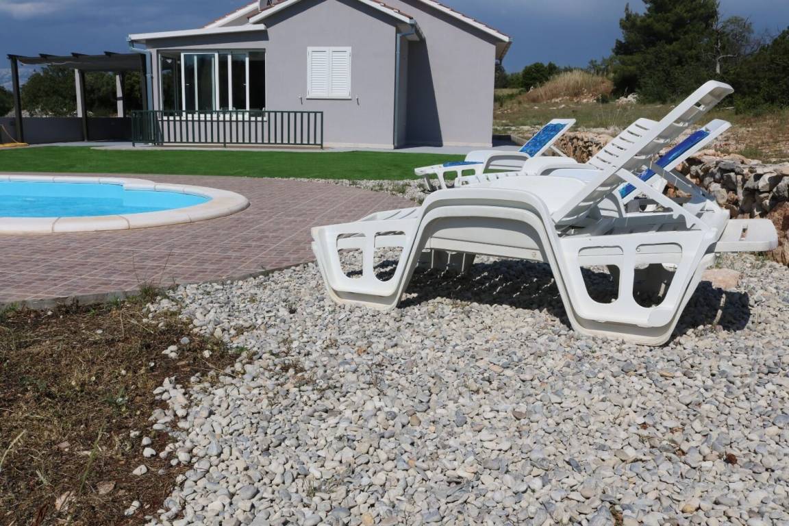 65 M² House ∙ 2 Bedrooms ∙ 5 Guests - Milna