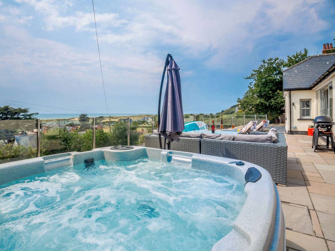 Cottage ∙ 4 Bedrooms ∙ 9 Guests - Aberdovey