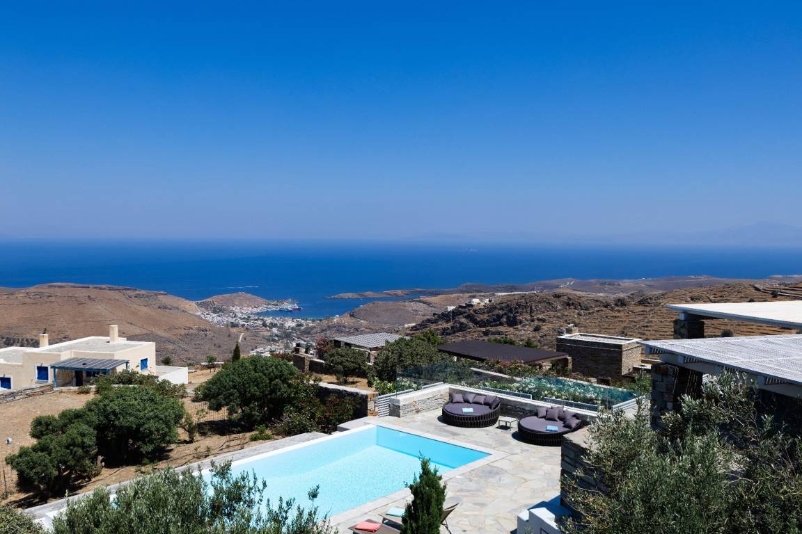 Villa Vacanza ∙ 6 Camere Da Letto ∙ 15 Ospiti - Ceo