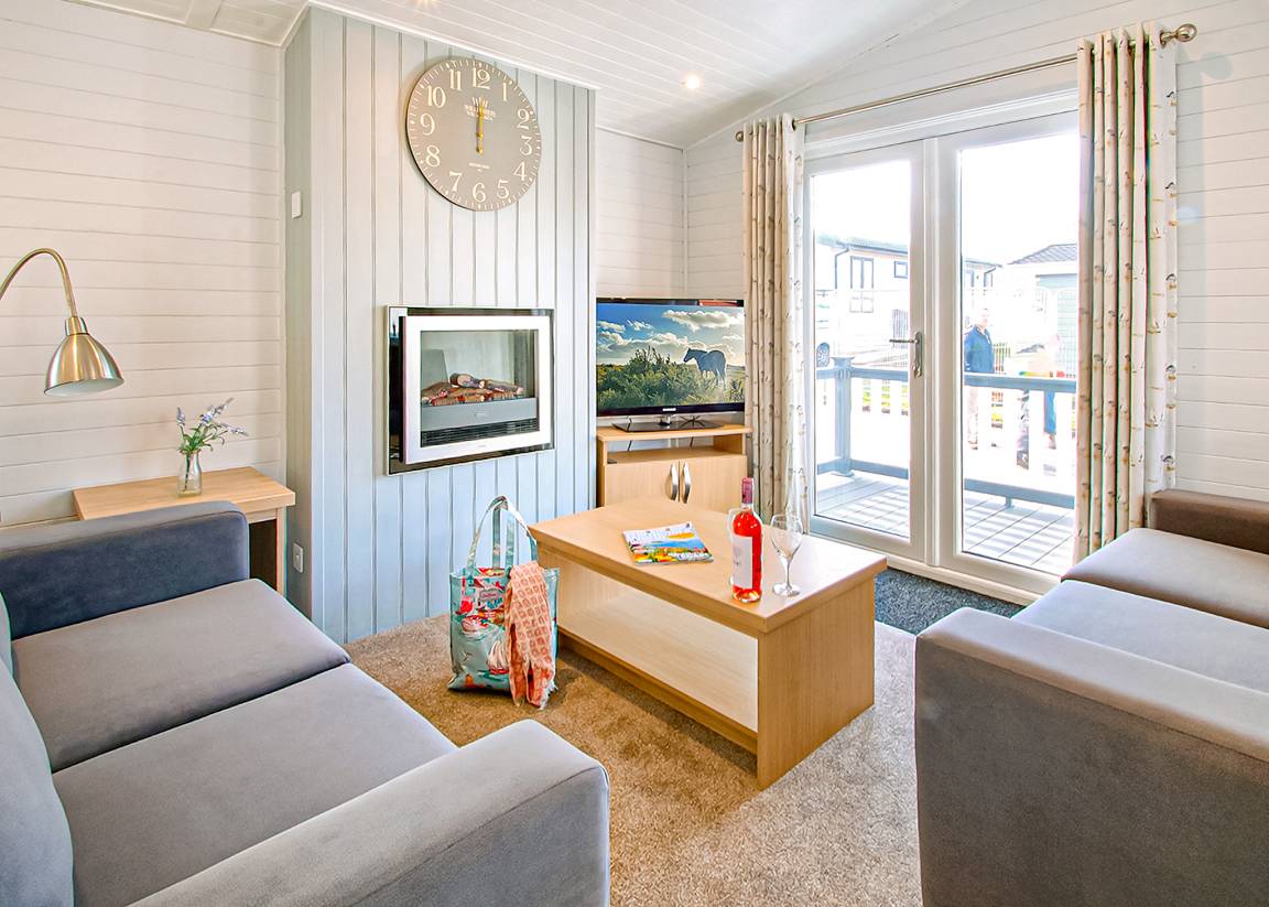 Chalet ∙ 4 Bedrooms ∙ 8 Guests - Lymington