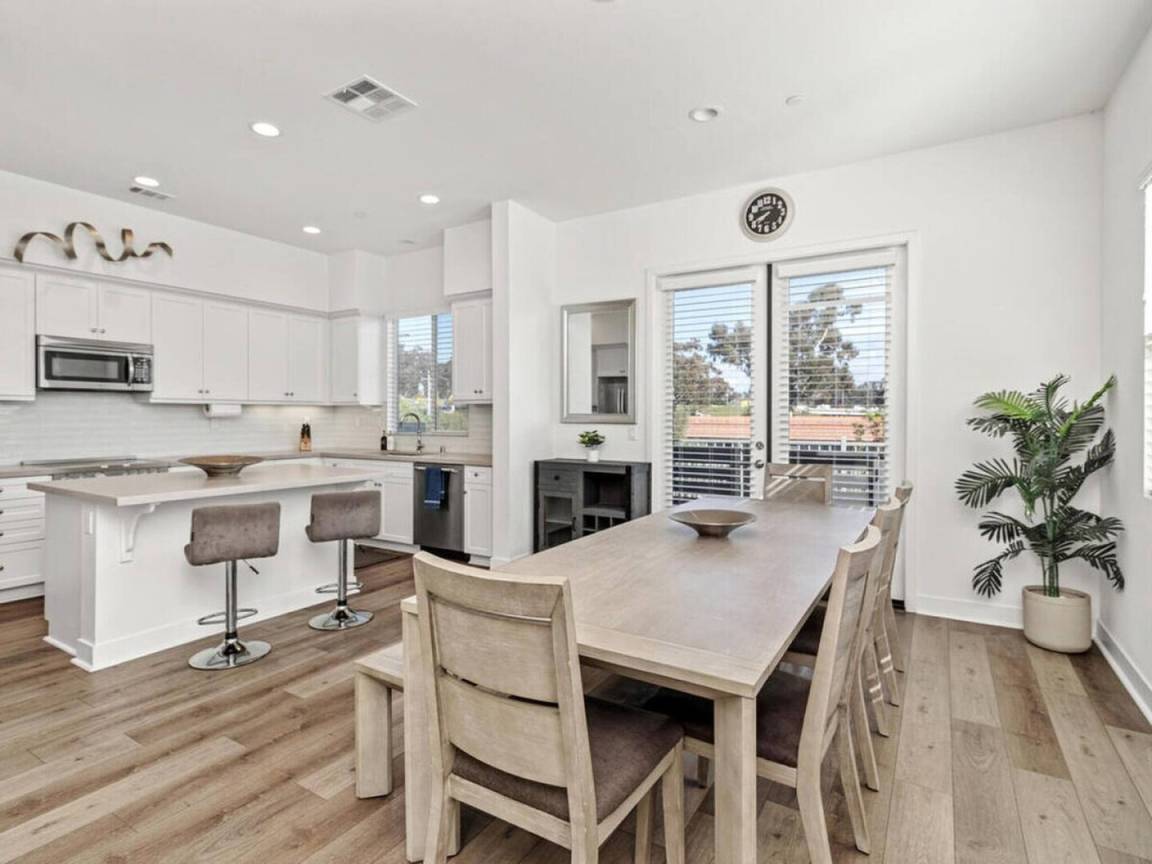 168 M² House ∙ 4 Bedrooms ∙ 8 Guests - Carlsbad, CA