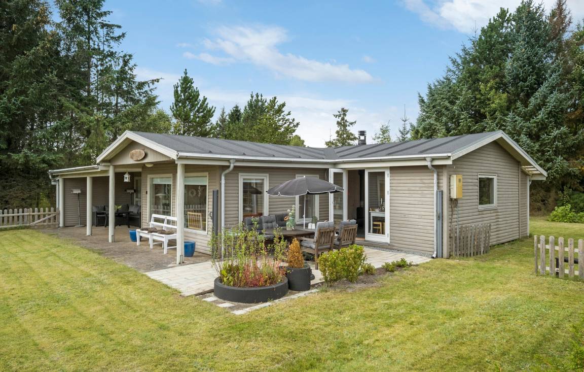 100 M² Ferienhaus ∙ 2 Schlafzimmer ∙ 6 Gäste - Hou