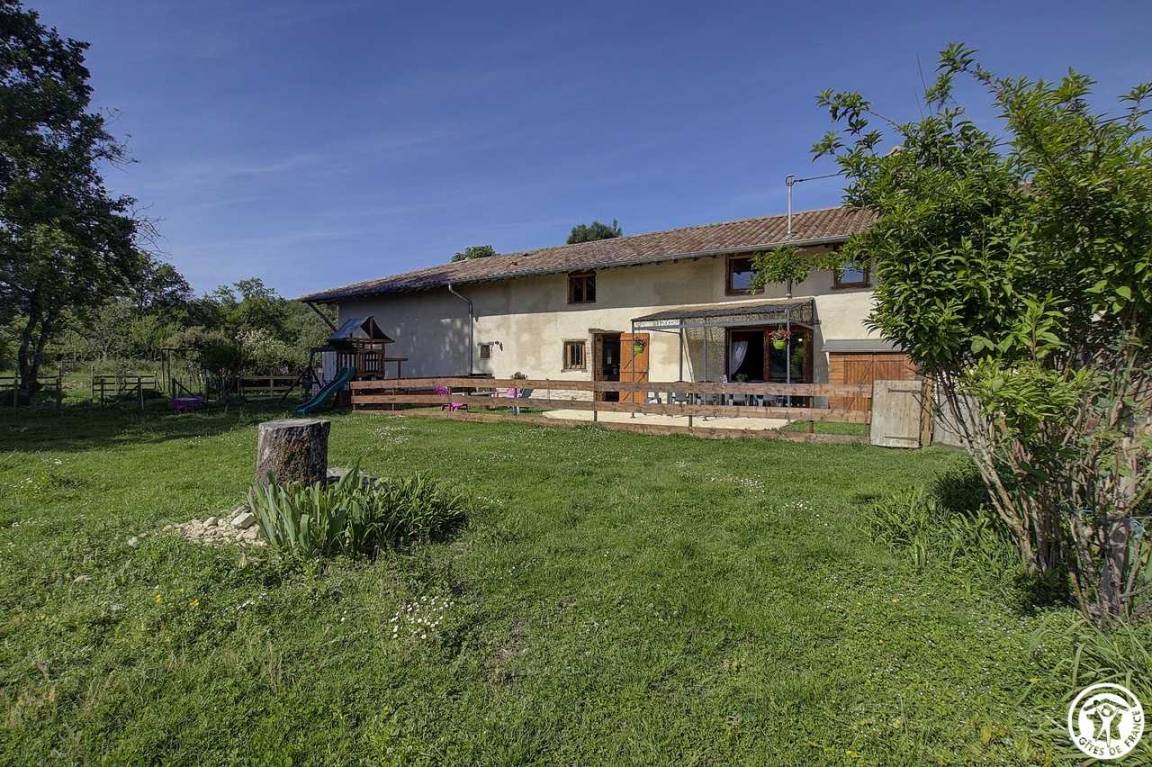 120 M² Gîte ∙ 4 Chambres ∙ 9 Personnes - Ain