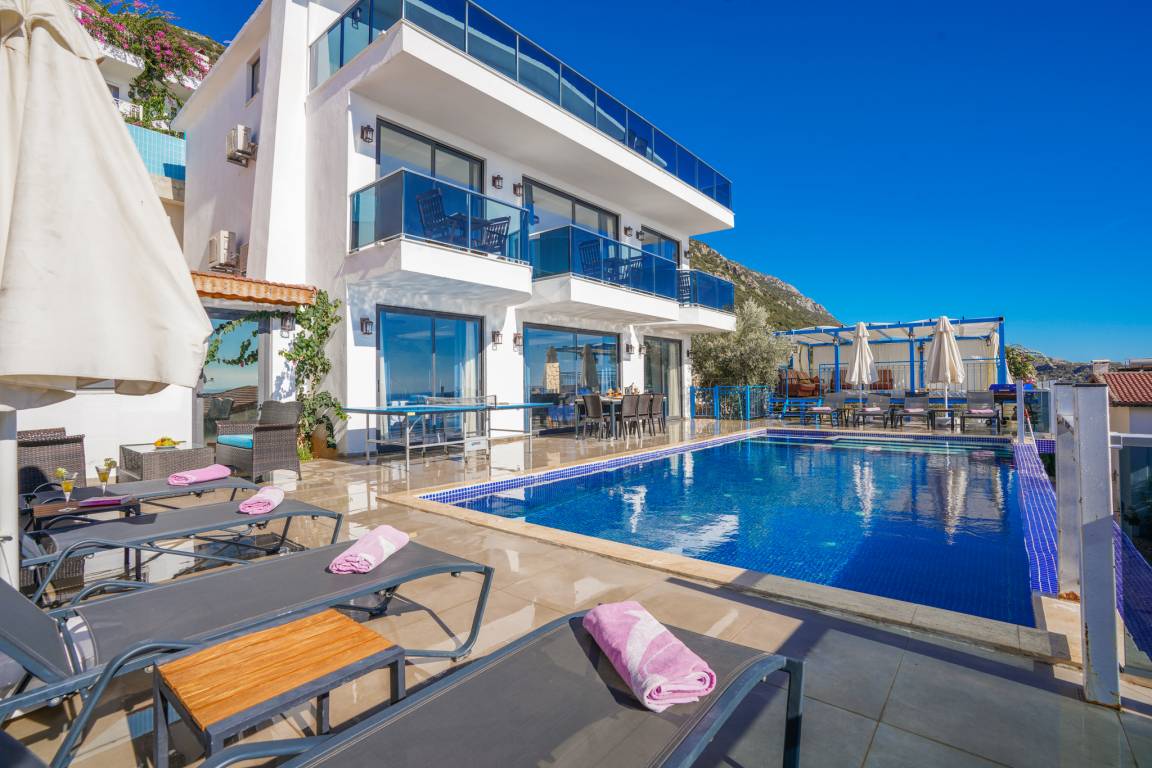 350 M² Villa ∙ 4 Bedrooms ∙ 8 Guests - Kalkan