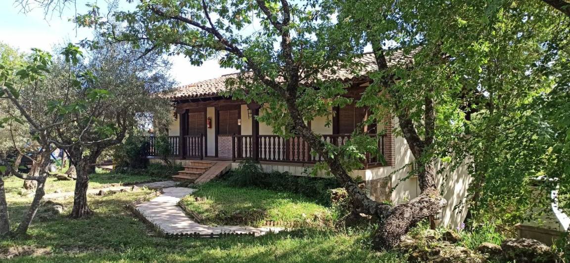200 M² Casa Rural ∙ 4 Habitaciones ∙ 8 Huéspedes - Candeleda
