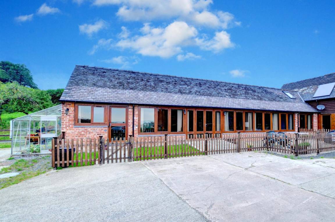 Cottage ∙ 2 Bedrooms ∙ 3 Guests - Welshpool