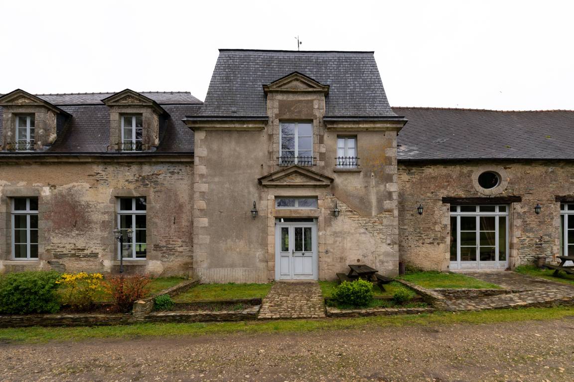 140 M² Maison De Vacances ∙ 4 Chambres ∙ 15 Personnes - Brocéliande