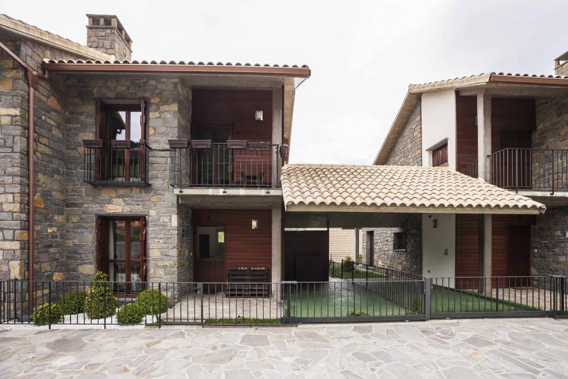 130 M² Casa ∙ 3 Habitaciones ∙ 9 Huéspedes - Biescas