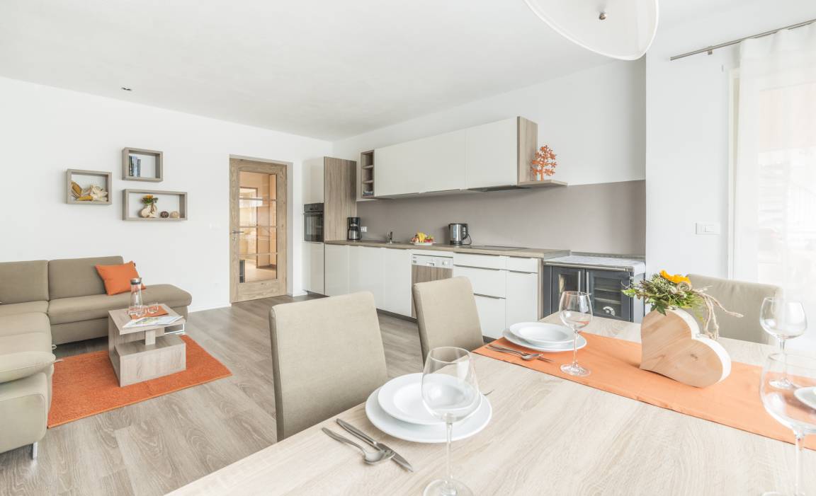 90 M² Apartment ∙ 2 Bedrooms ∙ 5 Guests - Bruneck