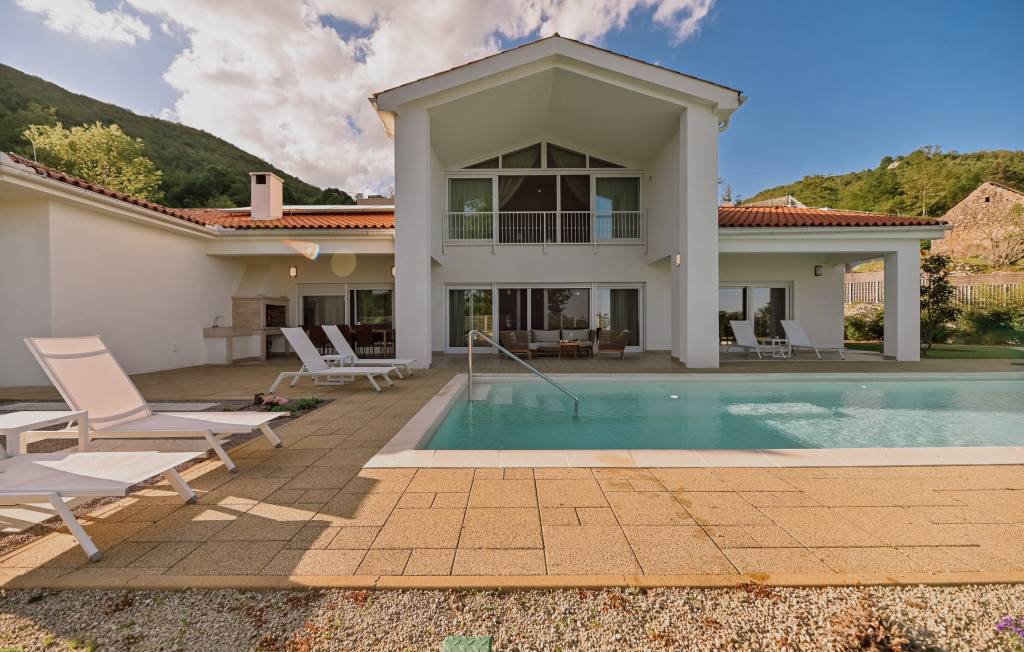 400 M² Villa ∙ 4 Slaapkamers ∙ 8 Gasten - Opatija