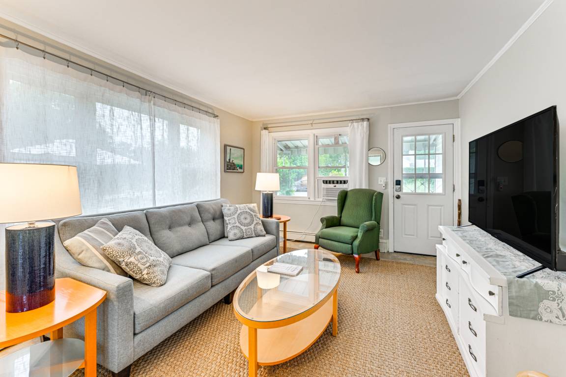 65 M² House ∙ 2 Bedrooms ∙ 4 Guests - Hampton Bays, NY