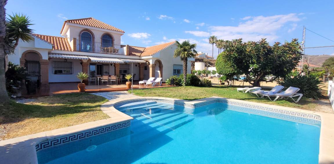 120 M² Ferienhaus ∙ 3 Schlafzimmer ∙ 6 Gäste - Torre del Mar