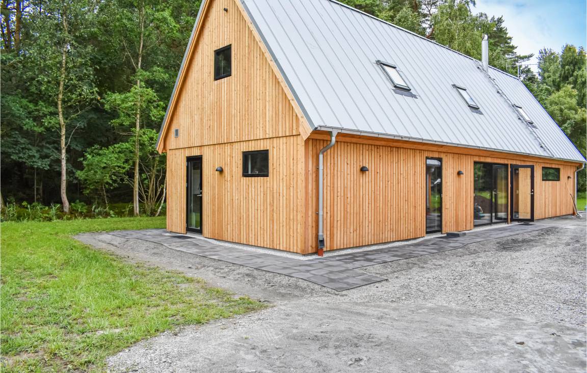 205 M² Dom ∙ 4 Sypialnie ∙ 8 Gości - Ystad