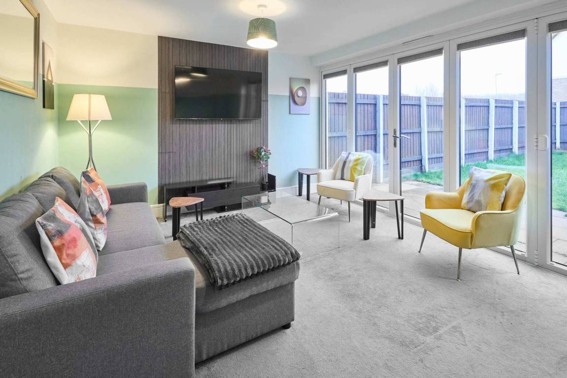 111 M² Talo ∙ 4 Makuuhuonetta ∙ 5 Vierasta - Corby