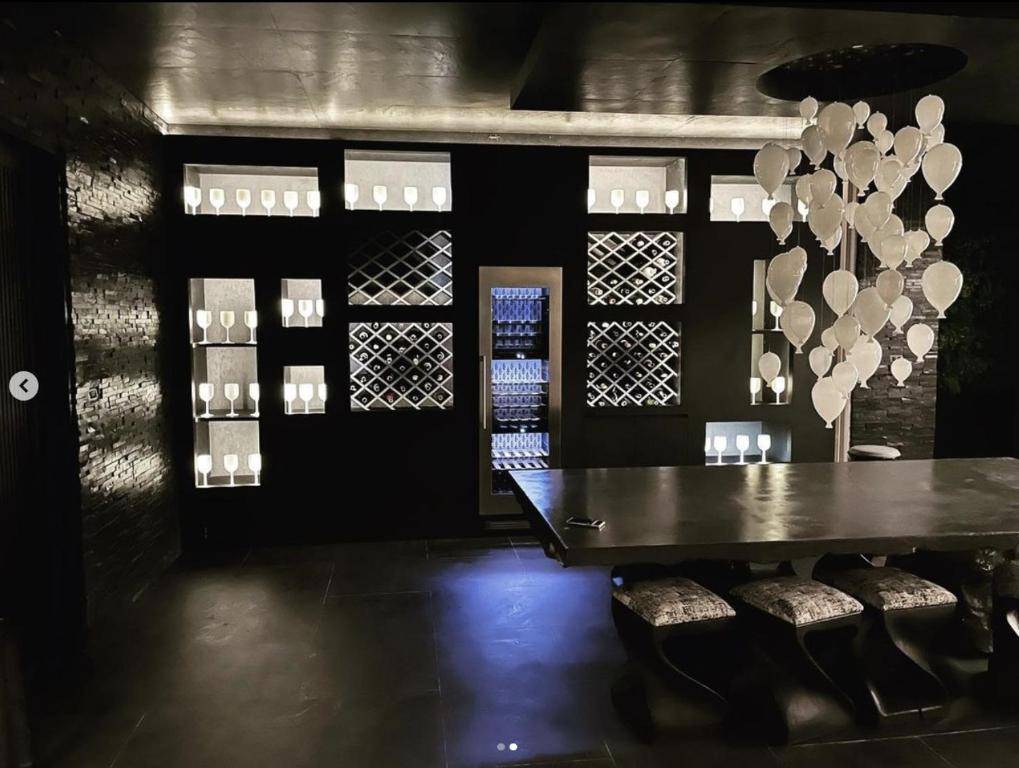 1000 M² Villa ∙ 4 Bedrooms ∙ 8 Guests - Doi Saket District