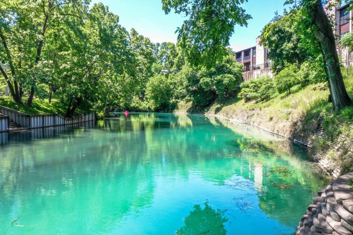 110 M² Apartment ∙ 2 Bedrooms ∙ 8 Guests - Wolfpack, New Braunfels