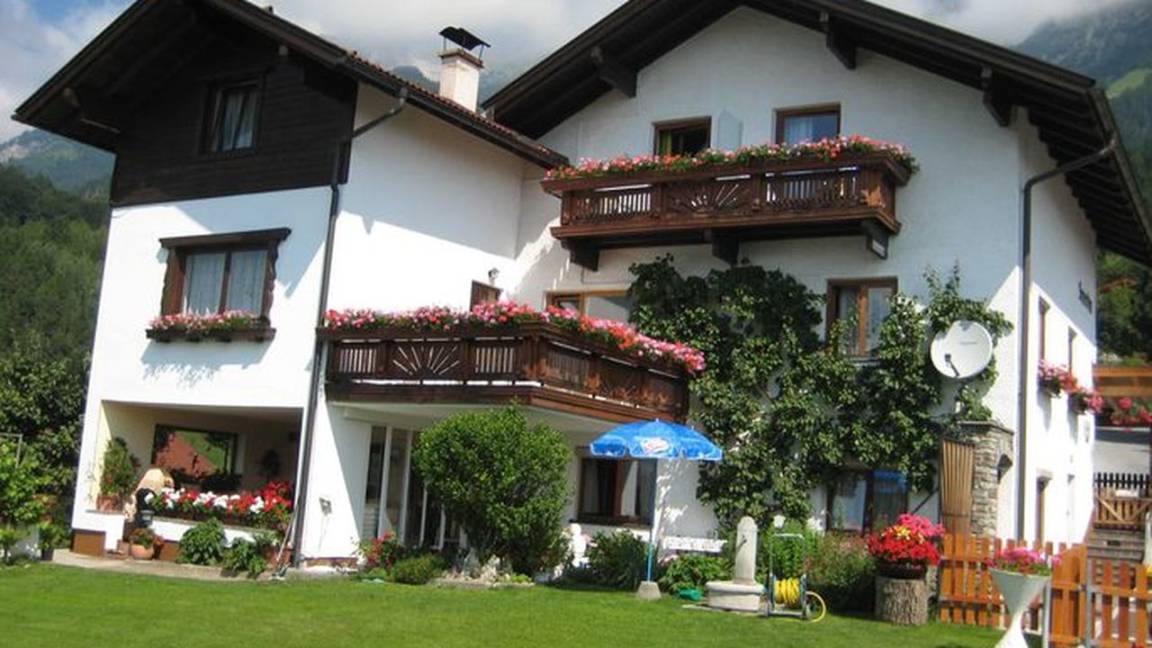 16 M² Hotel ∙ 2 Guests - Hall in Tirol
