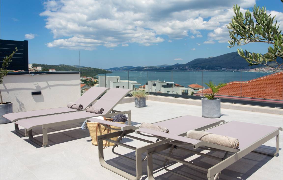 90 M² Ferienwohnung ∙ 2 Schlafzimmer ∙ 6 Gäste - Okrug Gornji