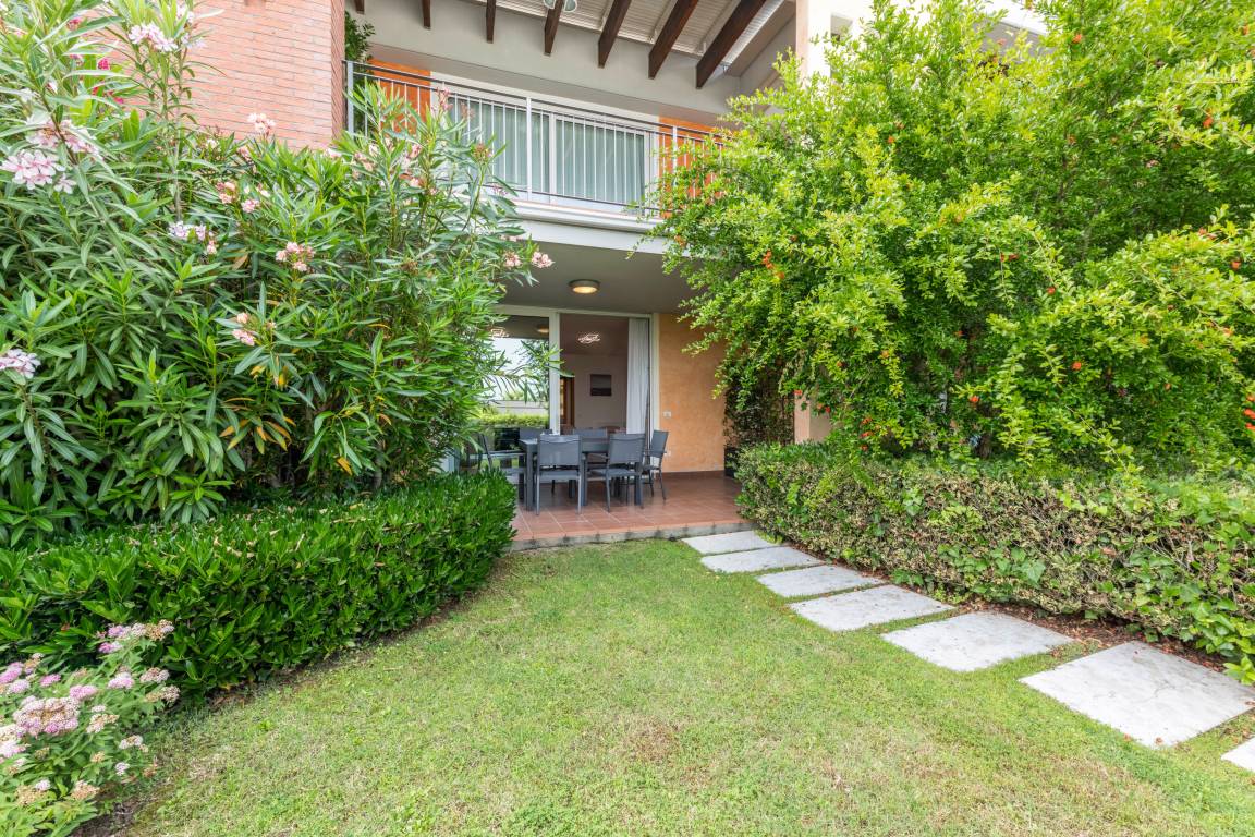 65 M² Apartamento ∙ 1 Habitación ∙ 6 Huéspedes - Padenghe sul Garda