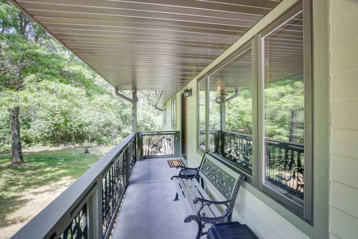 185 M² House ∙ 2 Bedrooms ∙ 6 Guests - Pearl Lake, Redgranite