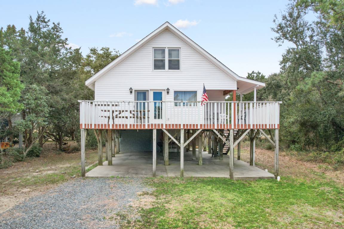 126 M² House ∙ 4 Bedrooms ∙ 9 Guests - Oak Island, NC