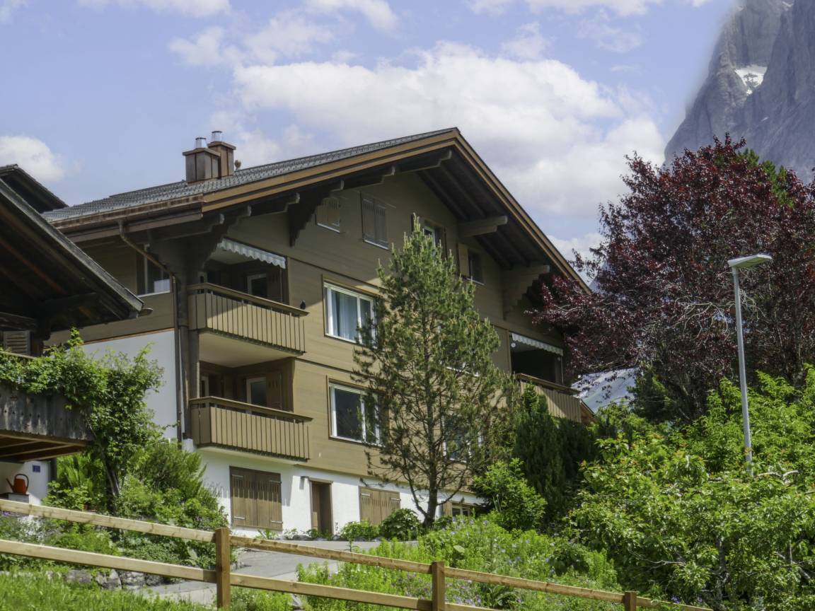100 M² Apartment ∙ 4 Bedrooms ∙ 7 Guests - Brienz