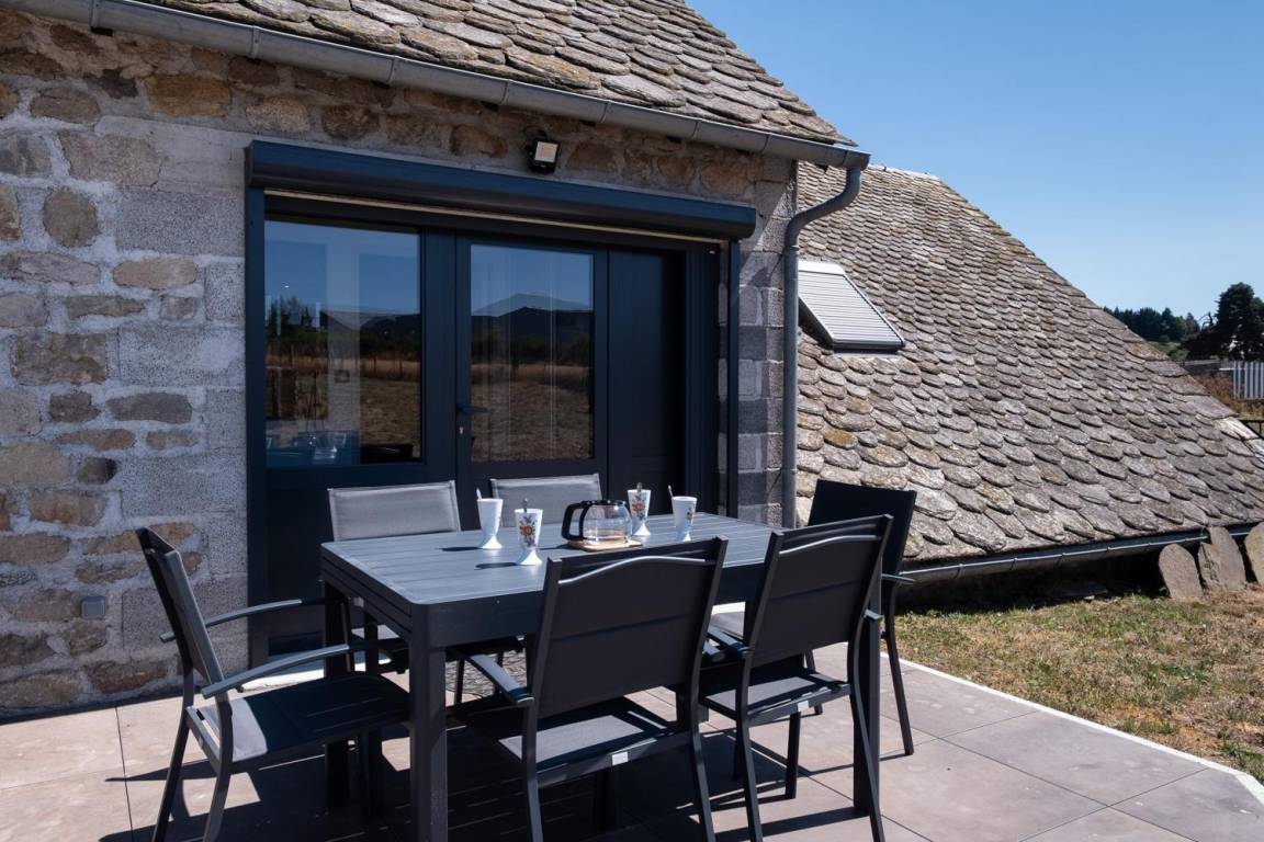 90 M² Gîte ∙ 3 Chambres ∙ 6 Personnes - Saint-Chély-d'Apcher