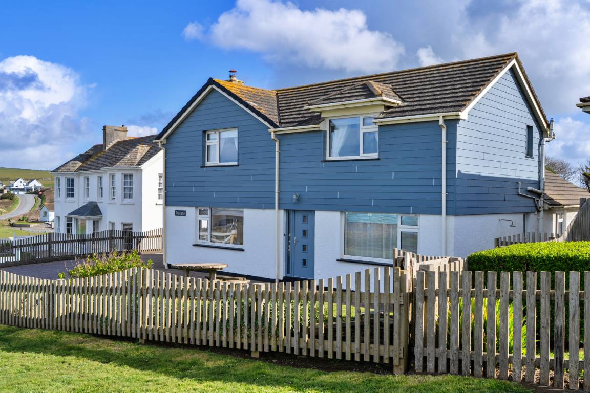 140 M² House ∙ 4 Bedrooms ∙ 10 Guests - Bude