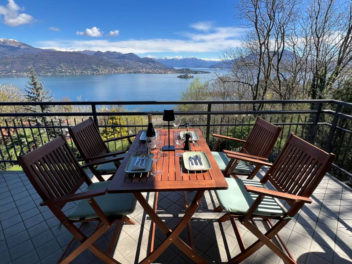 85 M² Apartment ∙ 2 Bedrooms ∙ 4 Guests - Stresa