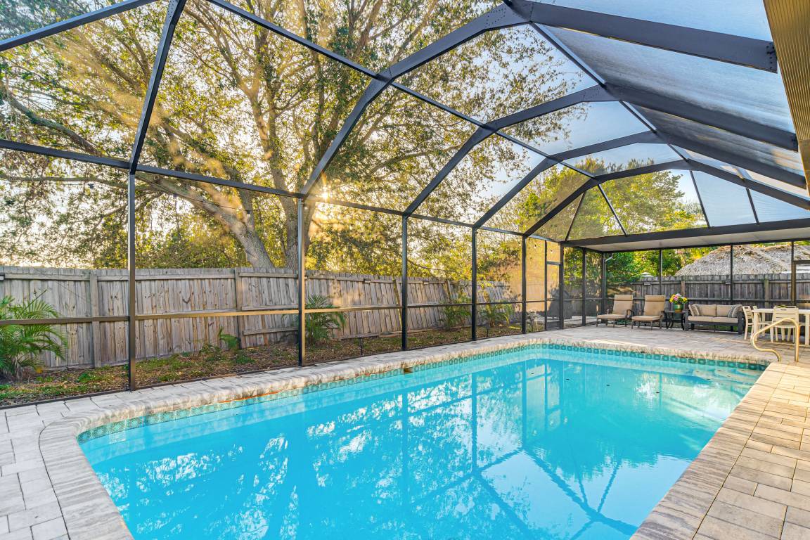 241 M² House ∙ 3 Bedrooms ∙ 10 Guests - Largo, FL