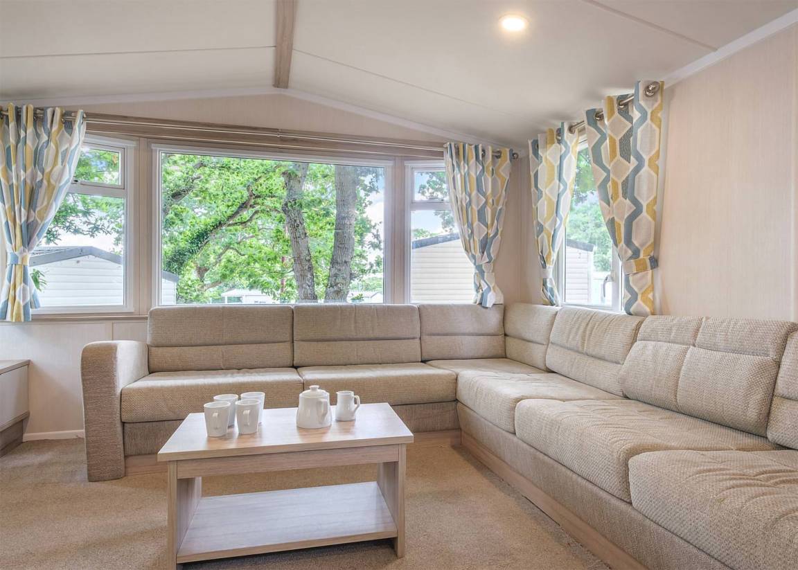 Caravan ∙ 2 Bedrooms ∙ 6 Guests - Hampshire