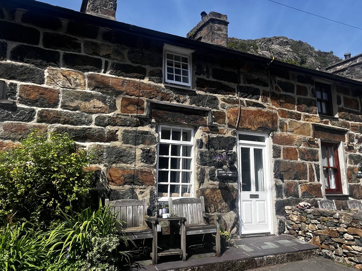 Cottage ∙ 2 Bedrooms ∙ 4 Guests - Beddgelert