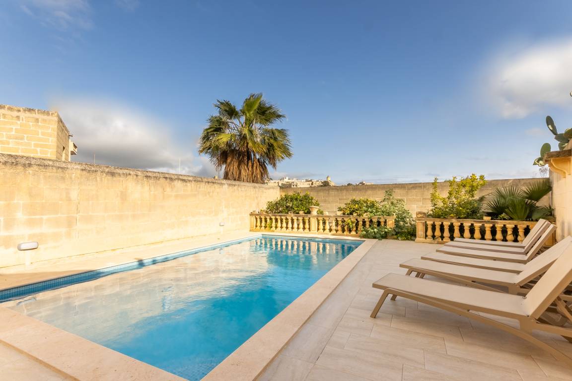 247 M² House ∙ 5 Bedrooms ∙ 9 Guests - Malta