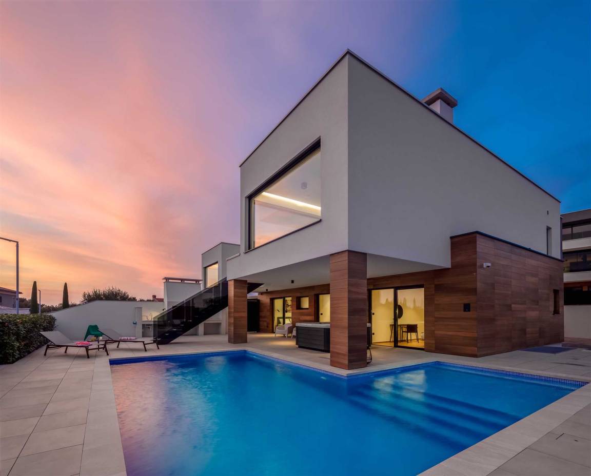 400 M² Villa ∙ 6 Makuuhuonetta ∙ 12 Vierasta - Rovinj