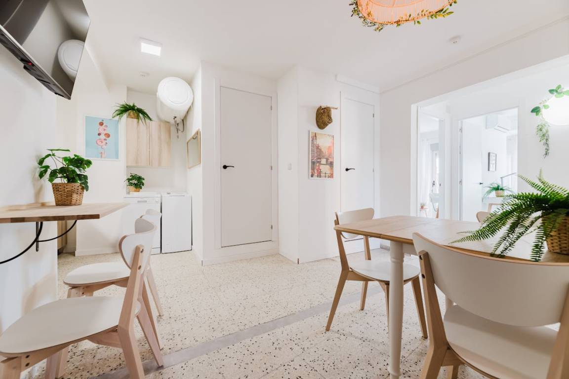 100 M² Habitación Privada ∙ 1 Habitación ∙ 5 Huéspedes - Valencia