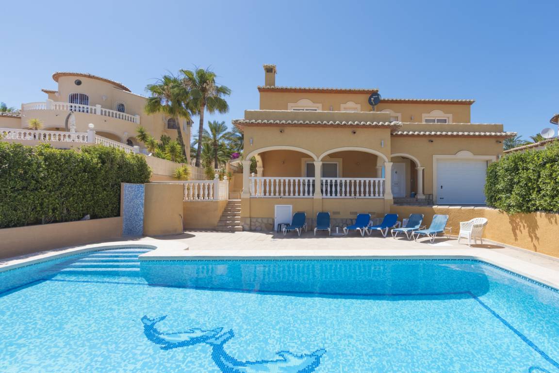 220 M² House ∙ 3 Bedrooms ∙ 6 Guests - Calp