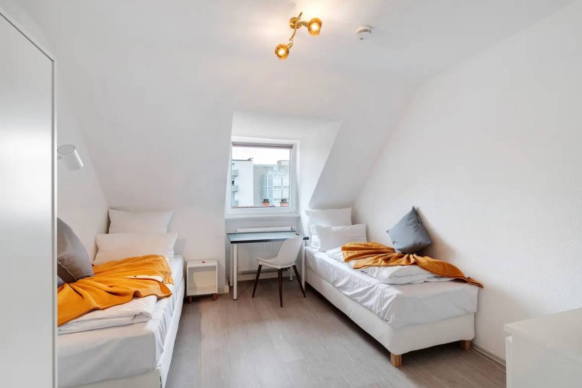 300 M² House ∙ 11 Bedrooms ∙ 22 Guests - Pforzheim