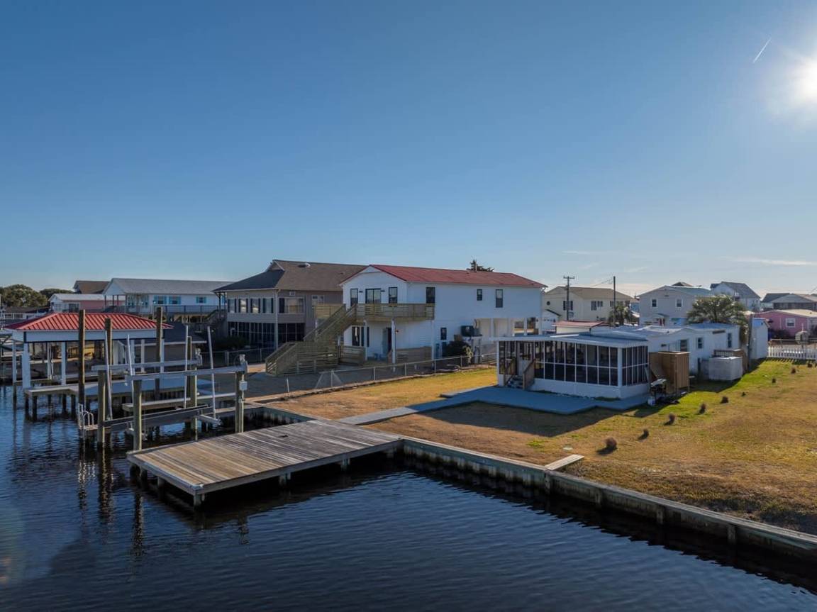 56 M² House ∙ 2 Bedrooms ∙ 6 Guests - Surf City, NC