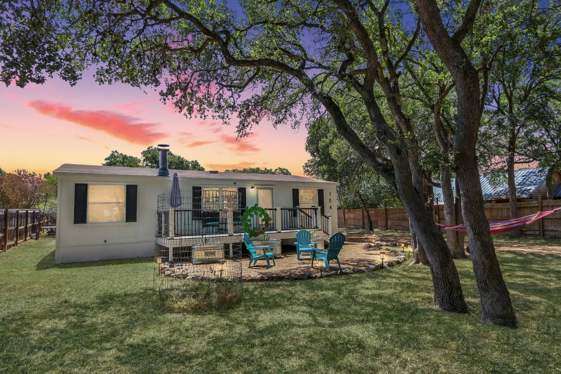 139 M² House ∙ 3 Bedrooms ∙ 6 Guests - Wimberley, TX
