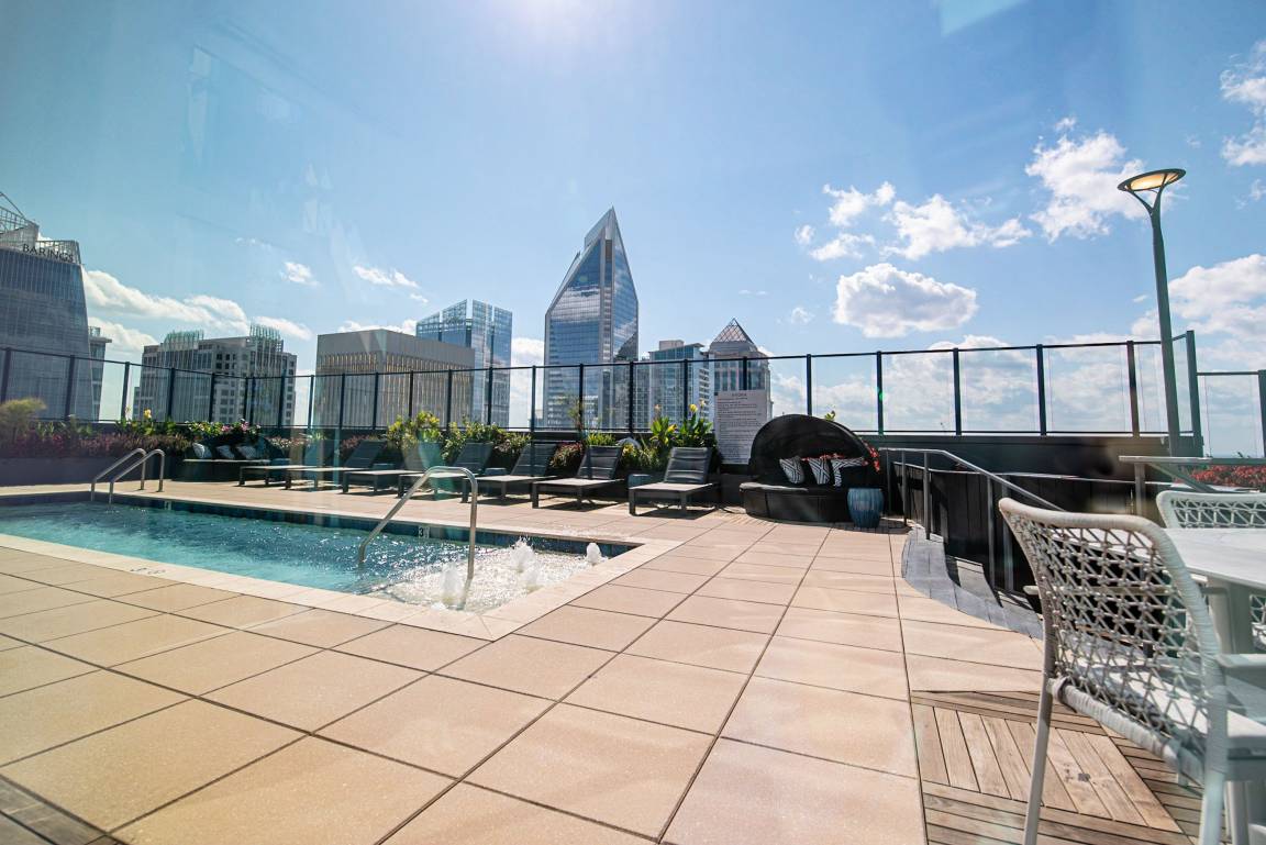 102 M² Apartment ∙ 2 Bedrooms ∙ 5 Guests - Charlotte, NC