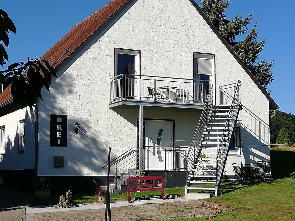 80 M² Ferienwohnung ∙ 1 Schlafzimmer ∙ 6 Gäste - Bad Essen