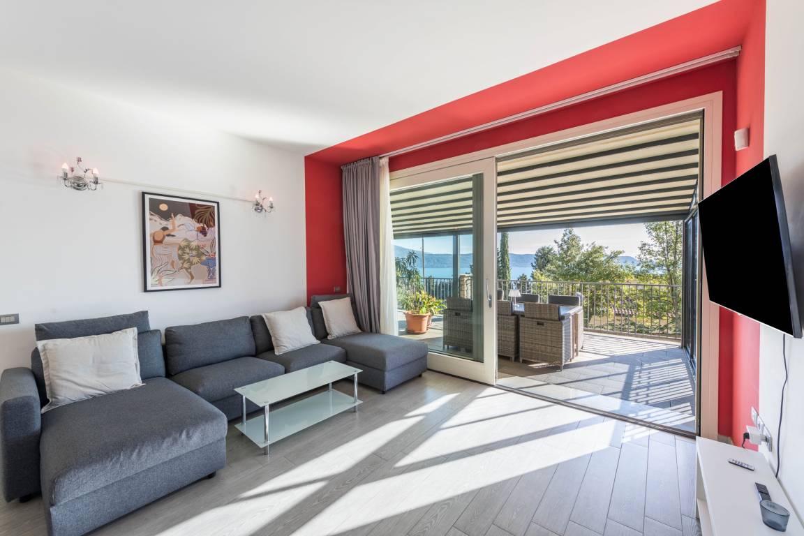 100 M² Appartement ∙ 2 Slaapkamers ∙ 6 Gasten - Gargnano