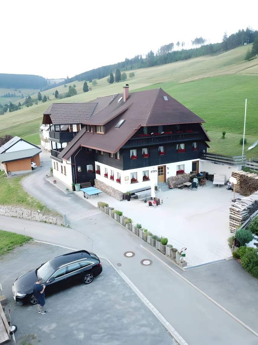 75 M² Appartement ∙ 2 Chambres ∙ 4 Personnes - Todtnau